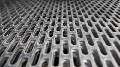 China 0.5mm 1mm 1.2mm Thick Oblong Slot Custom Perforated Mesh Sheet for sale