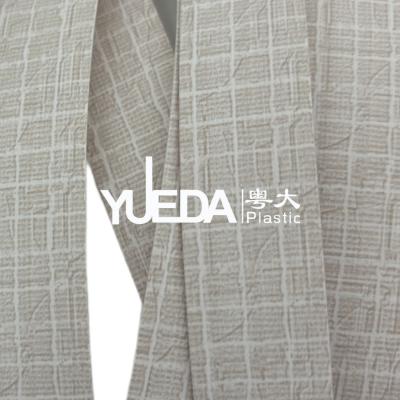 China 1mm Checkered Texture Edge Banding PVC - Soft Beige-Gray Color, SGS Certified, Customizable Width for sale
