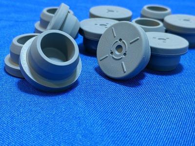 China Medical Lyophilization Butyl Rubber Stoppers 13mm 20mm 32mm for Glass Vials Infusion Bottles for sale