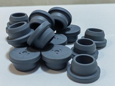 China Chlorobutyl Medical Rubber Stopper 13mm 20mm 28mm 32mm for Pharmaceutical Glass Vials for sale