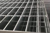 China 30*100 Galvanized Walkway Grating Q235 Q345 S275 Aluminum Grate Flooring for sale