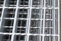 China Construction Galvanized Metal Grating Q345 Steel Walkway Mesh for sale