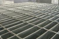 China Q235 Q345 S275 Metal Walkway Grating With 30*100 Pitch Customized for sale