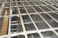 China Hot Dipped Galvanised Grating 30*100 Aluminum Floor Grating for sale