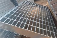 China 8mm Serrated Carbon Steel Bar Grating Q235 Heavy Duty Grating for sale