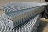 China Customized Serrated Steel Grating Hot Dipped Galvanized Metal Bar Grating for sale