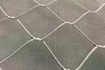 China Silver 1.5mm Wire Rope Mesh 45*45mm Stainless Steel 316 for sale