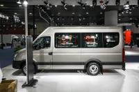 China Fully Equipped Motorhome Best Luxury Iveco RV Caravan with Front Disc Rear Drum Brakes for sale