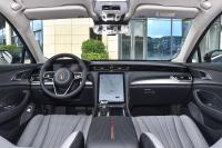 China 2023 Hongqi H5 Midsize SUV with 94.3kWh Battery Capacity and 1980kg Overall Mass for sale