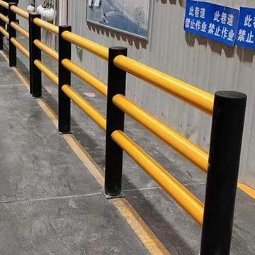 China 300/500/1150mm Height Flexible Safety Bollards Protective Installation for sale