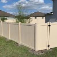 China Easy to Assemble PVC Vinyl Privacy Fence With Trellis for Home Decoration Manufacturer Supplied Easy Installation for sale