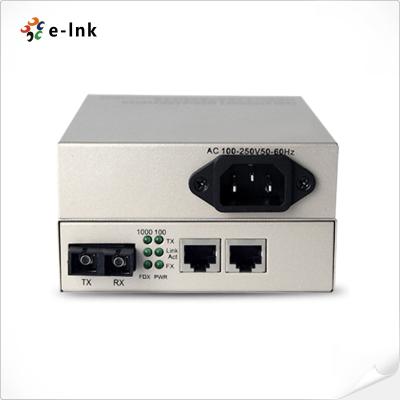 China 1 Fiber Port+ 2 UTP Ports 10/100M Media Converter with Buit-in PSU for sale