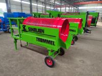 China Small Scale Gravel Compost Pig and Sheep Manure High Screening Efficiency Mobile Trommel Screen for sale