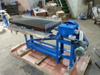 China Portable Gold Separation Shaking Table for Mining Concentration in Building Material Shops for sale