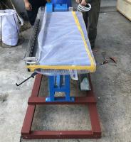 China Portable Gold Separation Shaking Table for Mining Concentration in Building Material Shops for sale