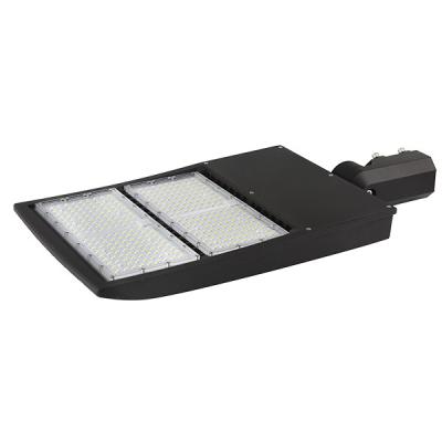 China 240W LED Shoebox Light 5000K 100-277V UL DLC Parking Lot Pole Light with Slip Fitter for sale