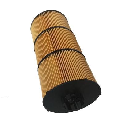 China Diesel Engine Oil Filter P7505 LF17511 LF673 122x122x260mm Filter Paper and Iron for sale