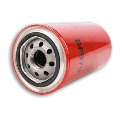 China 93x93x174mm P557440 Fuel Filter Element BF970 for Tractors Trucks Diesel Engine Parts for sale