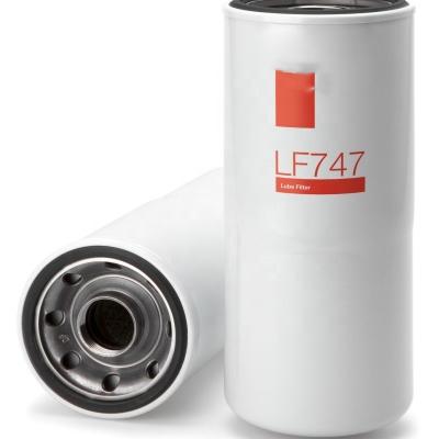China Oil Filter LF747 118x118x260mm for Tractor Excavator Engines Replacement P551670 for sale