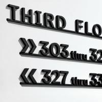 China Plastic Clear Alphabet Sign Letters Custom Logo Acrylic 3D Letter Signage for sale