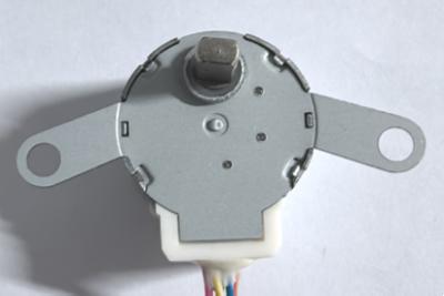 China 5V 12V DC BYJ Stepper Motor with 5.625° Step Angle Low Noise 40 dB and High Temperature Resistance 140°C for sale