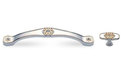 China European Style Kitchen Door Knobs And Handles With Zinc Alloy Material for sale