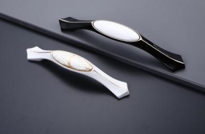 China Luxury Style Furniture Fittings Hardware Handles For Cabinet Drawers 96/128mm for sale
