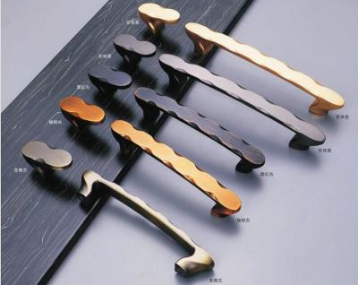 China Deformation Resistant Door And Cabinet Handles Zinc Alloy Material For Cabinet for sale