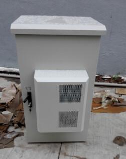 China DDTE050,Pole Mounted Outdoor Telecom Cabinet,With Embedded Telecom Power System/Rectifier for sale