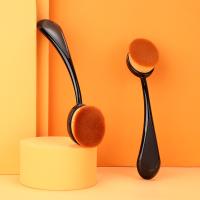 China Silkscreen Logo Tooth Style Foundation Makeup Brush With PP Plastic Handle for sale