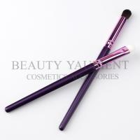 China Custom Private Label Eyeshadow Makeup Brush Purple Wooden Handle for sale
