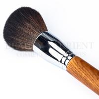 China Metal Ferrule Fluffy Powder Makeup Brush Original FSC Wooden Handle for sale
