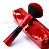 China Customizable Big Fluffy Powder Brush With Spray Gradient Ramp Plastic Handle for sale
