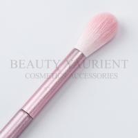 China SA8000 Fluffy Highlighter Makeup Brush With Pearl Pink Wooden Handle for sale