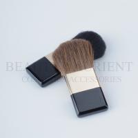 China Lightweight Fluffy Head Compact Makeup Brush For Bronzer Oem Logo for sale