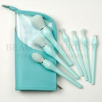 China Light Green Wood Handle 7pcs Face Makeup Brush Set With Bag Long Lasting for sale