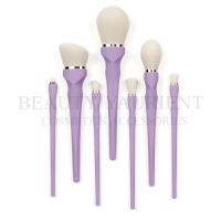 China Purple PBT Synthetic Hair 7Piece Face Makeup Brush Set For Blending Highlighter for sale
