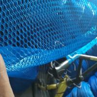 China Soft Polyethylene LDPE Protective Mesh Sleeving For Metal Shafts for sale
