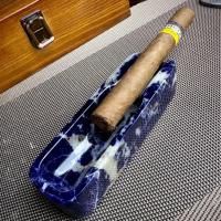 China Brazil Cloisonne Blue Natural Stone Ashtray Custom Size With Sophisticated Design for sale