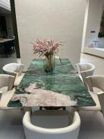 China Luxury Emerald Green Marble Dining Table | Natural Artistry for Dining Room for sale