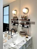 China Cold Emerald Jade Marble Bathroom Washbasin | Ice Green Translucent Vanity for sale