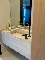 China Serpeggiante Marble Bathroom Washbasin | Wood-Veined Stone Vanity for sale