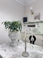China Luxury Green Marble Dining Table - Emerald Ripple & Silver Cloud Art Table for sale
