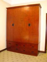 China Gelaimei Hotel Guest Room Furniture Hardwood Frame Bed Wood Veneer Finish for sale