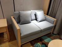China Fabric Upholstery Hotel Room Sofa Solid Wood Frame Sofa 1600*900*820mm 2 Seaters for sale
