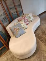 China ISO18001 Standard Hotel Room Sofa Curved Tufted White Sofa 2200*900*800mm for sale