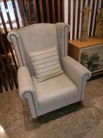 China 930*900*1150mm White Single Sofa Chair Tufted Fabric Recliner Rolled Arm for sale