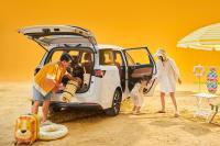 China Wuling Jiachen Lithium Battery Hybrid Electric Car with 5-door 7-seat Body Structure for sale