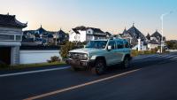 China Metal Roof Rack Great Wall Tank 300 SUV Gasoline Adult Vehicle with 4L Engine Capacity for sale