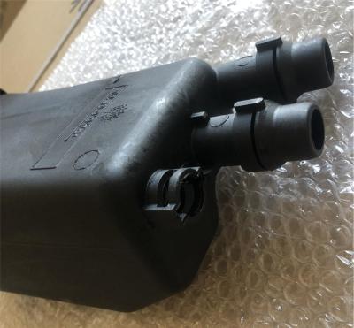 China 17111436381 Engine Parts Expansion Tank for sale